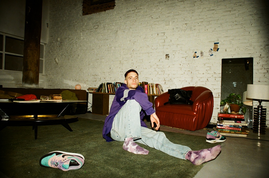 Wos reflexiona sobre lo etéreo y lo desconocido en “Arrancármelo”